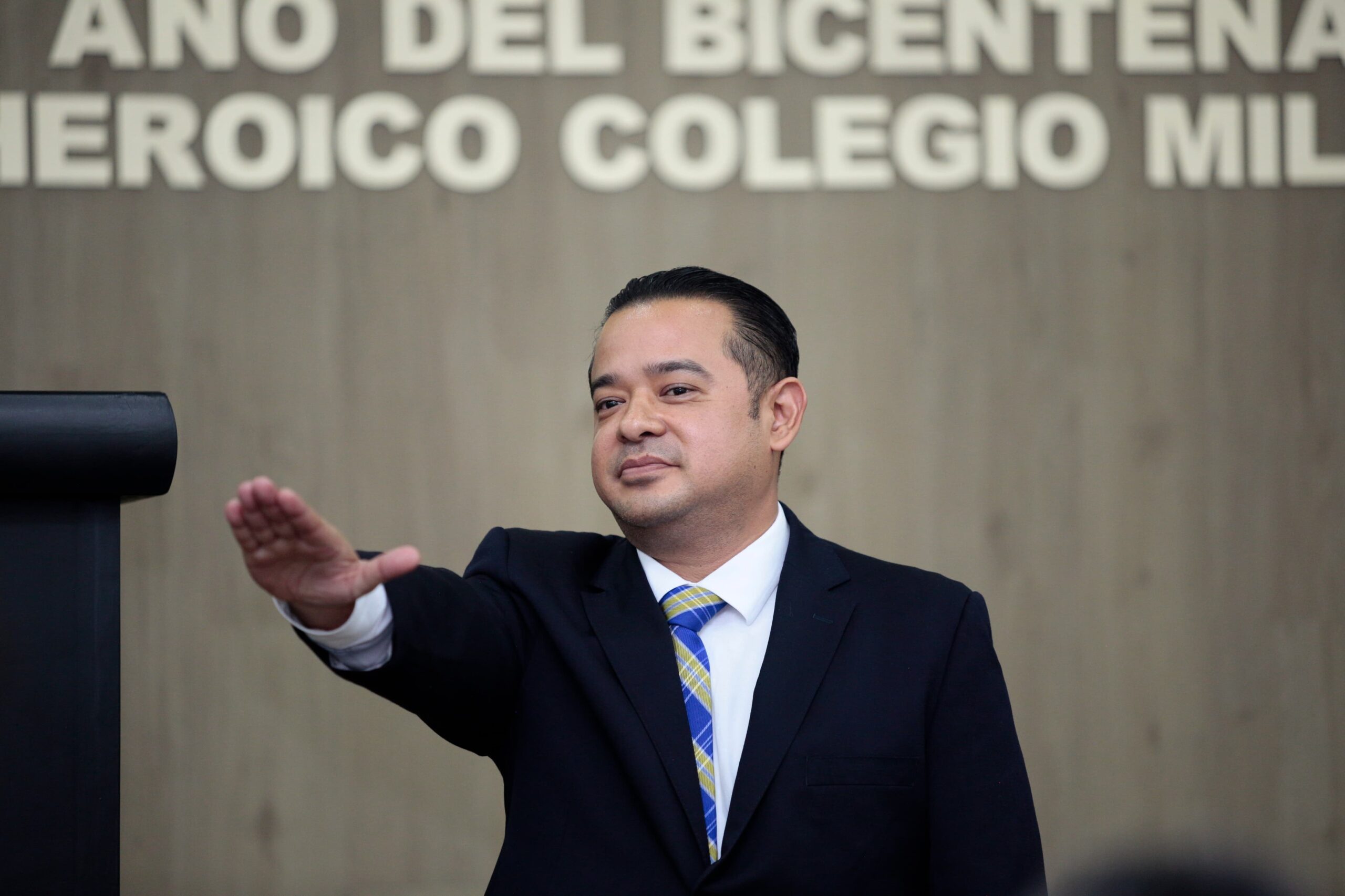 Asume Mario González Puón como secretario de Servicios Administrativos ...